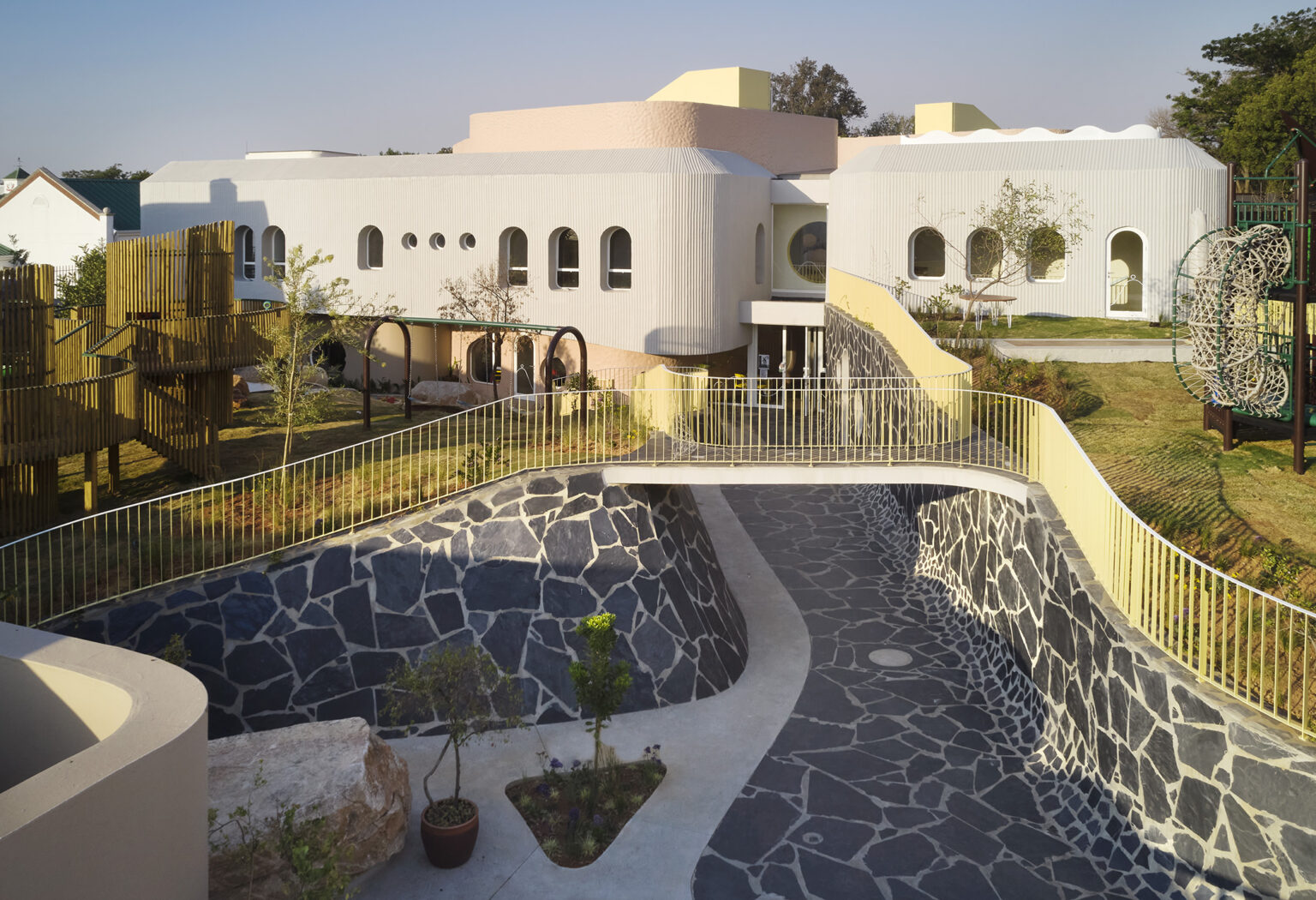 A School That Lets Light Teach – Daylight and Architecture