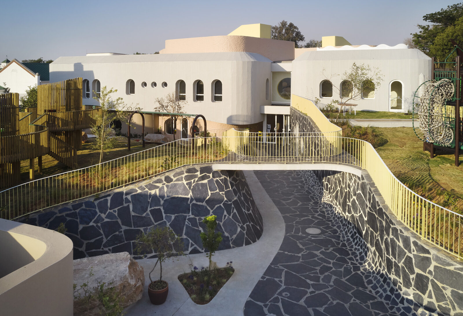 A School That Lets Light Teach – Daylight and Architecture
